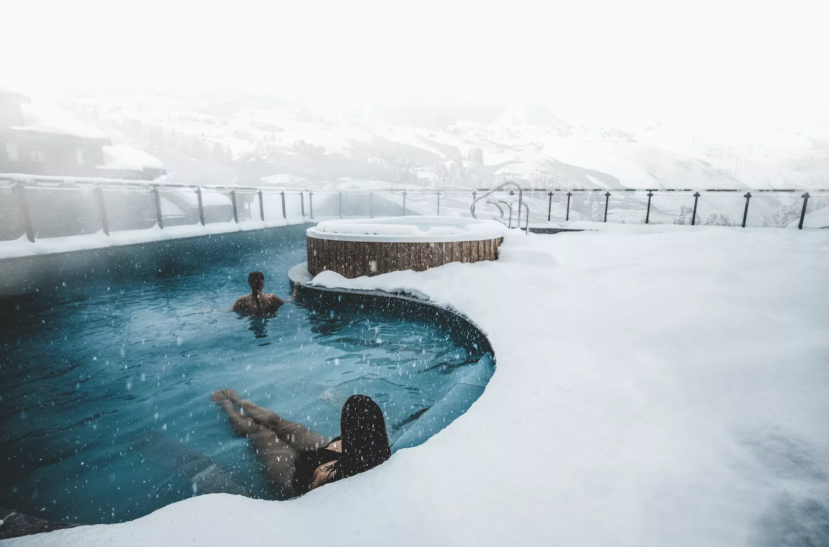 Passion spa: 5 places to watch the snowflakes fall in love from your ...